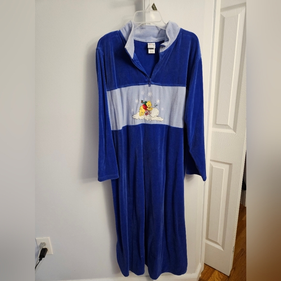 Disney | Intimates & Sleepwear | Vtg Winnie The Pooh Pajama Snuggie ...
